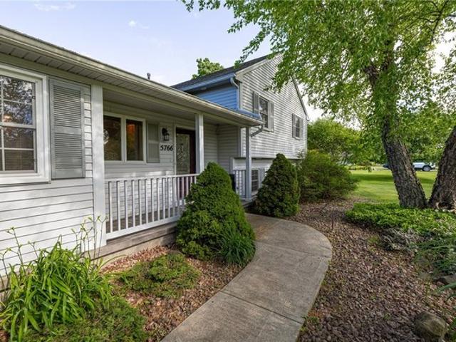 5766 Coppersmith Trl, Ontario, NY 14519