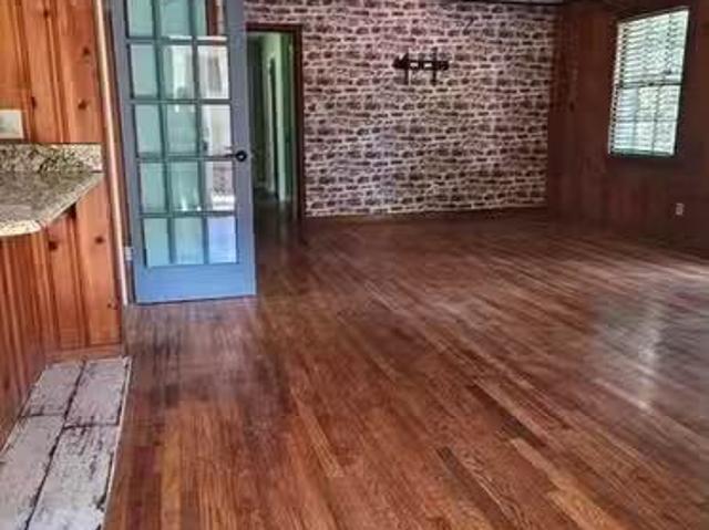 57672636 306 W Park Ave