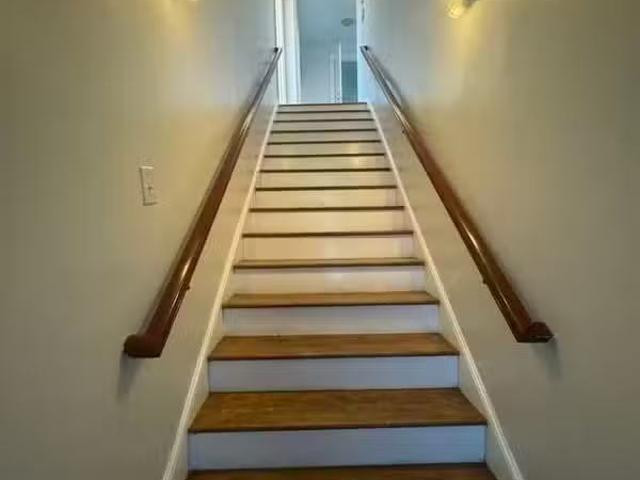 57673674 2914 1/2 Rosewood Dr
