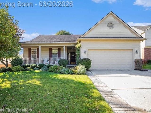 57677 Dakota Dr, Lyon Township, MI 48165