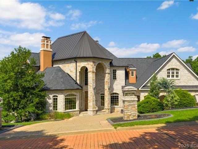 5767 Cobblestone Dr, Osage Beach, MO 65065