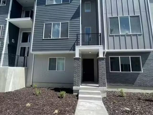 57682144 15071 S Reins Way