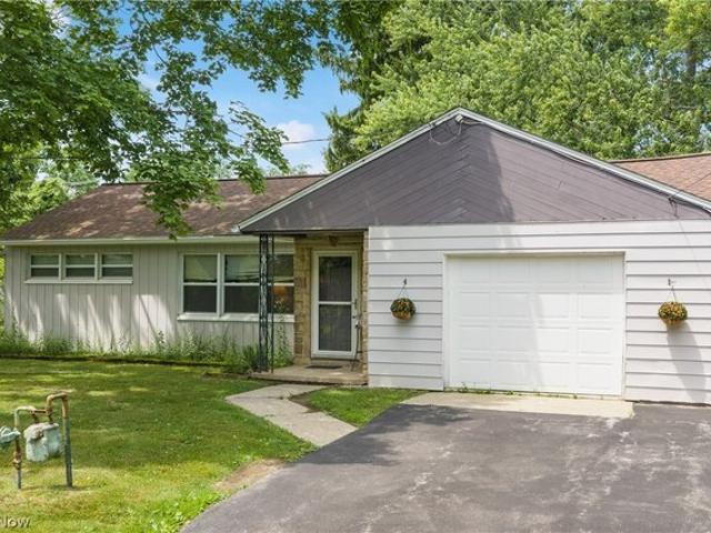 5768 Nolley Rd, Akron, OH 44319