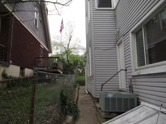 57697510 1245 1st Ave