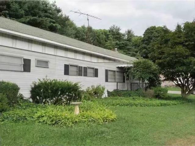 57697734 2695 Windsor Rd