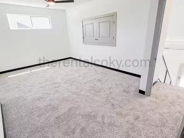 57698019 149 Ferndale Pass