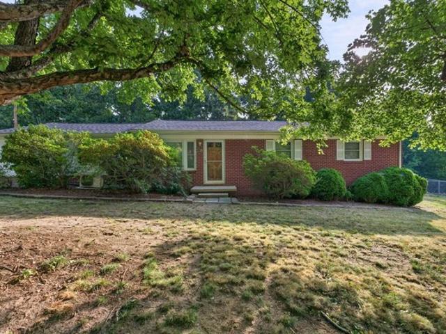 5769 Hohn Ct, Greensboro, NC 27407