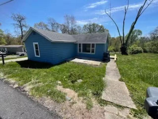 57607346 1111 W 20th St