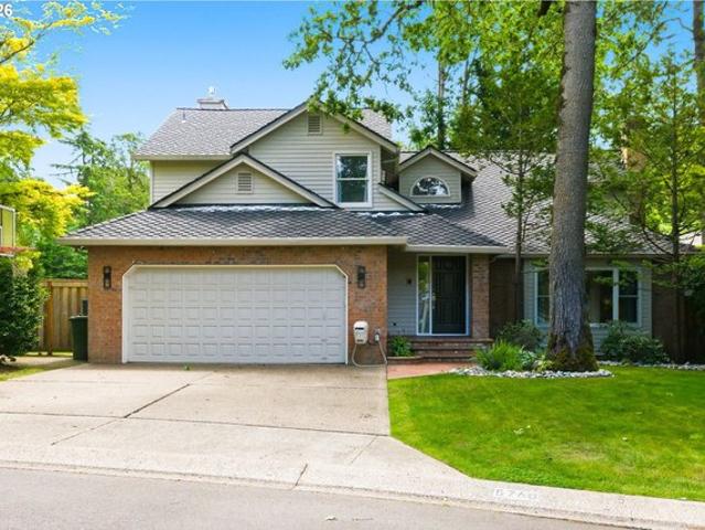 5760 Meridian Ct, Lake Oswego, OR 97035