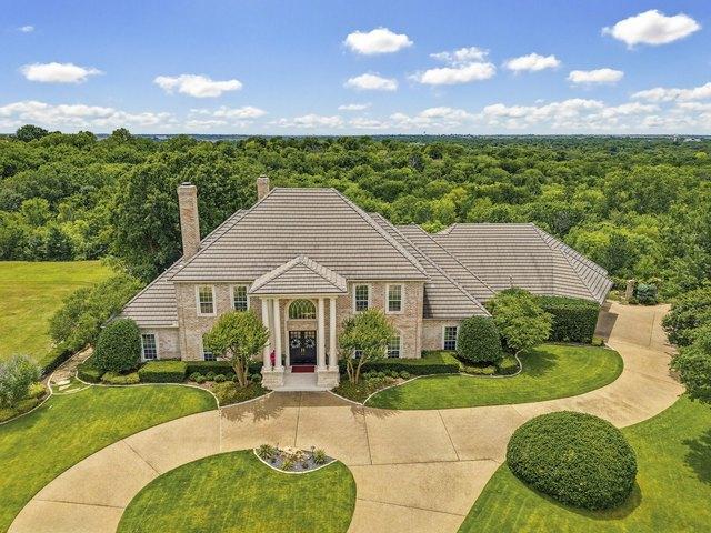 5760 Forest Highlands Dr, Fort Worth, TX 76132