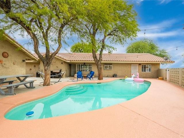 5760 La Buena Tierra Ave, Twentynine Palms, CA 92277