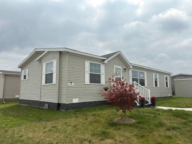 57613 Fuller Ct, Lenox, MI 48048