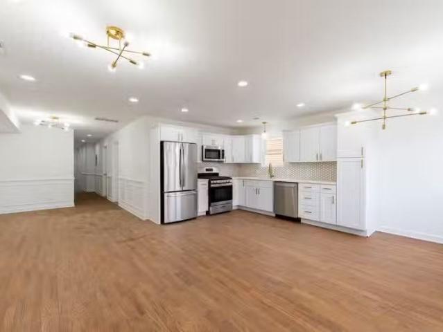 57614138 1738 N Talman Ave