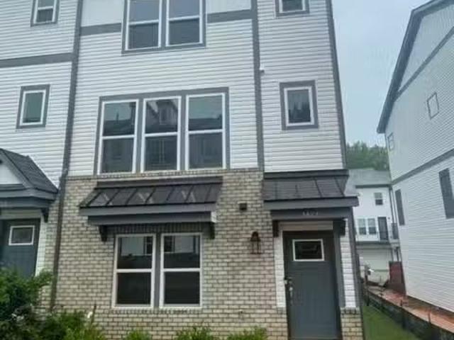 57616146 1424 Blanche St