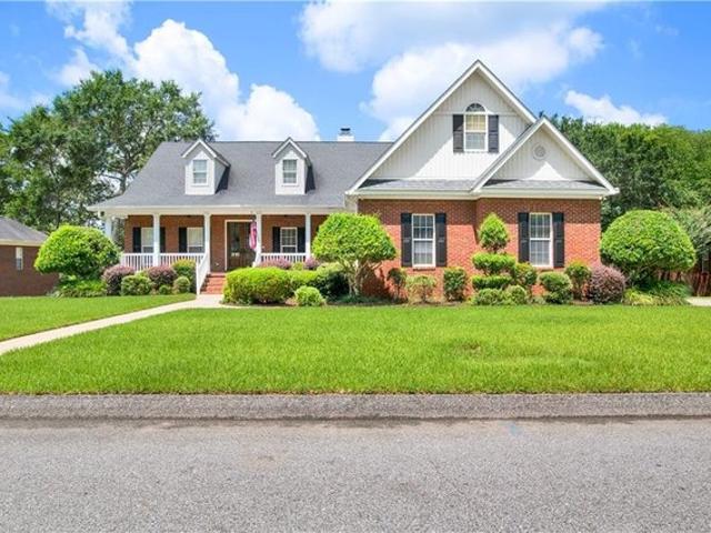 576 Briarcliff Dr W, Mobile, AL 36608