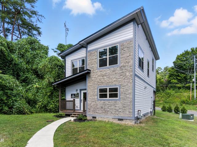 576 Dollywood Lane UNIT 1