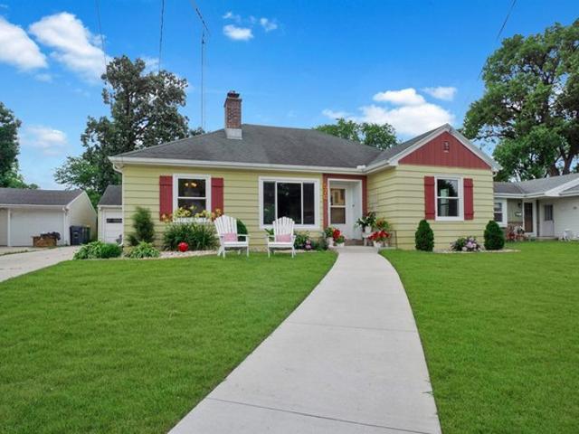 576 Drury Pl, Fond du Lac, WI 54935