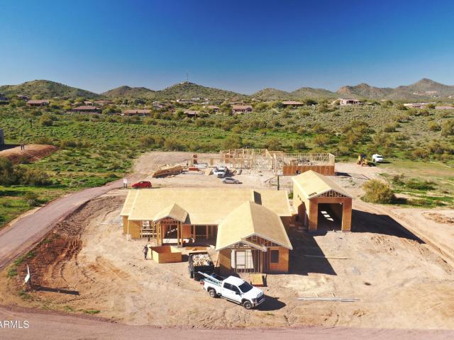 576 E Tanglewood Trl, Phoenix, AZ 85085 | Compass