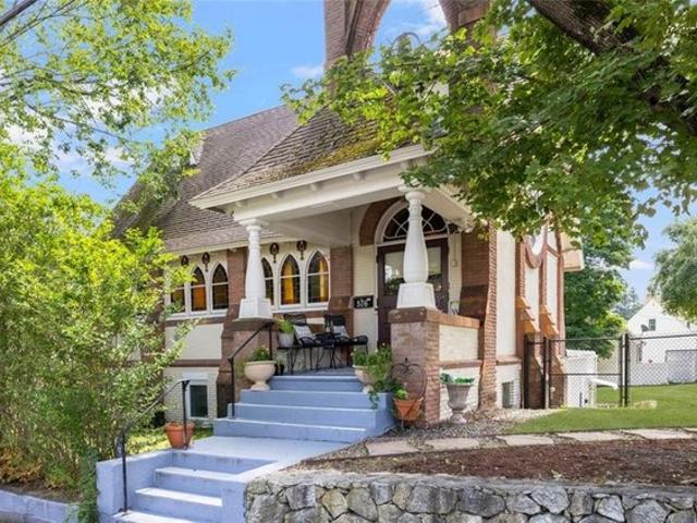 576 Fairmount St, Woonsocket, RI 02895