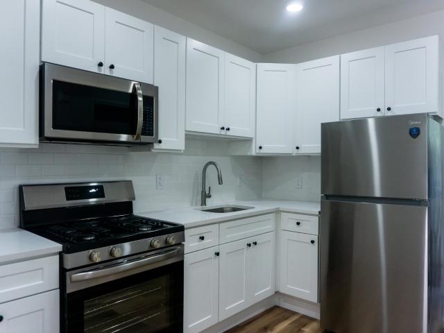 576 Newark Ave # 2L