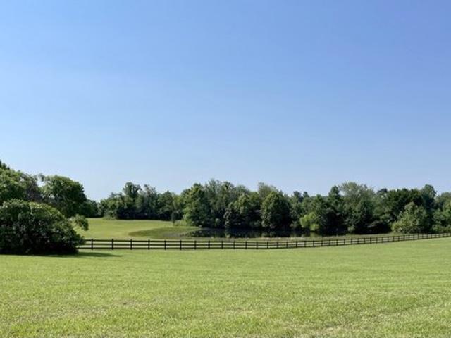 576 Womack Rd, Bethpage, TN 37022