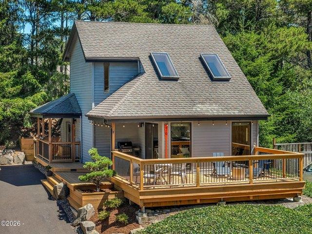 576 Third St, Manzanita, OR 97130