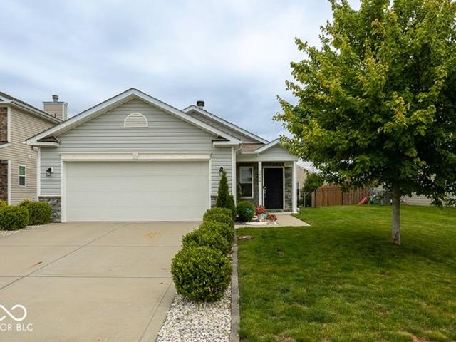 5774 White Pine Rd, Whitestown, IN 46075