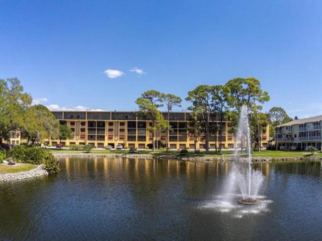 5775 Park St N #503, Saint Petersburg, FL 33709