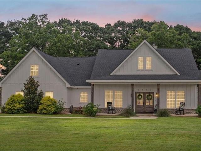 5777 Orchard Ln, Grand Bay, AL 36541
