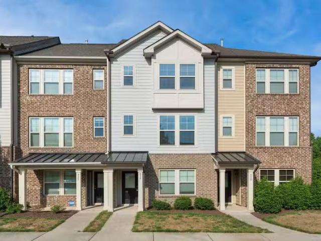 57709333 317 Rosapenna Ln