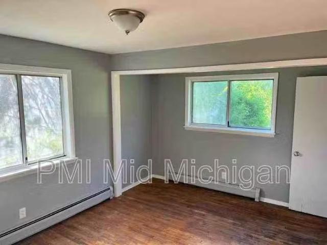57717634 1151 E Cornell Ave