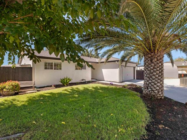 5771 Running Hills Ave