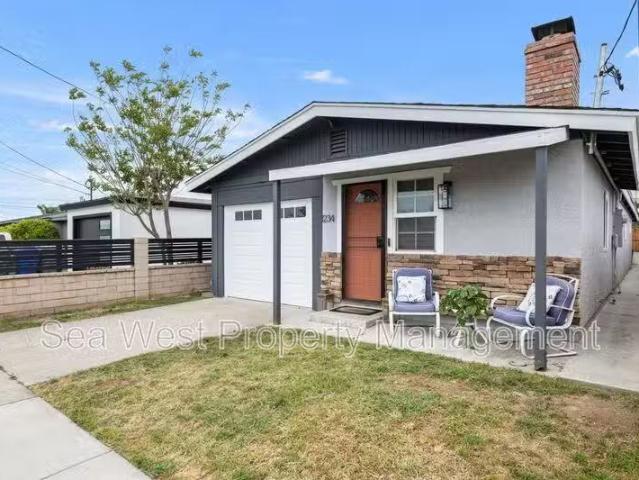 57721764 1234 Langford St