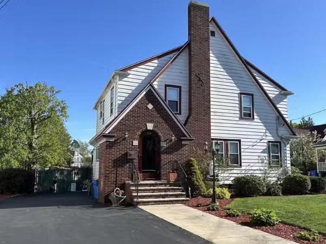 57722791 190 Pauline St