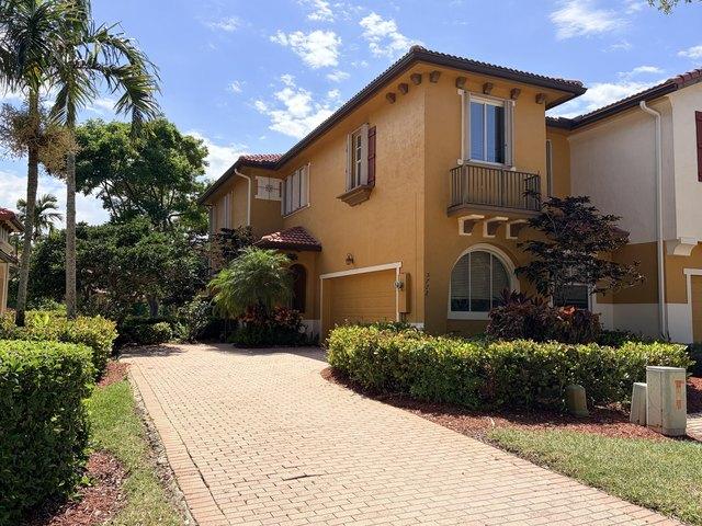 5772 NW 119th Dr, Coral Springs, FL 33076