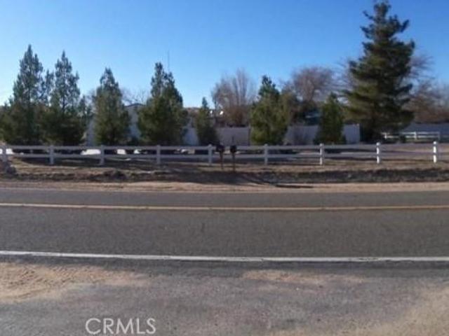 5772 Arrowhead Lake Rd, Hesperia, CA 92345