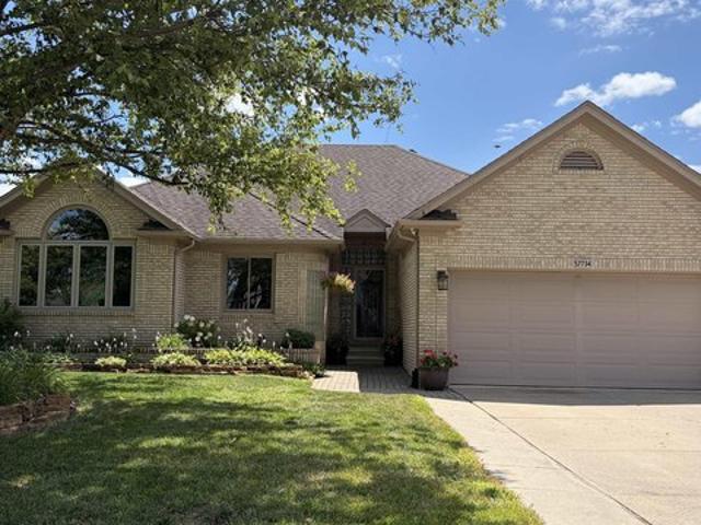 57734 Freda Dr, Washington, MI 48094