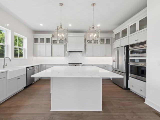 5773 Lawrence St, Bethlehem, PA 18017