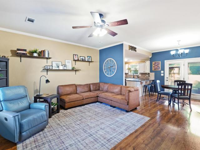 577 Crepe Myrtle Loop
