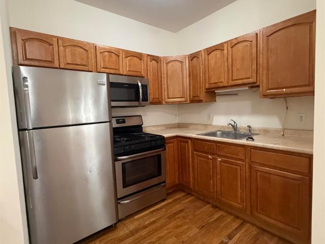 577 Broadway # 8