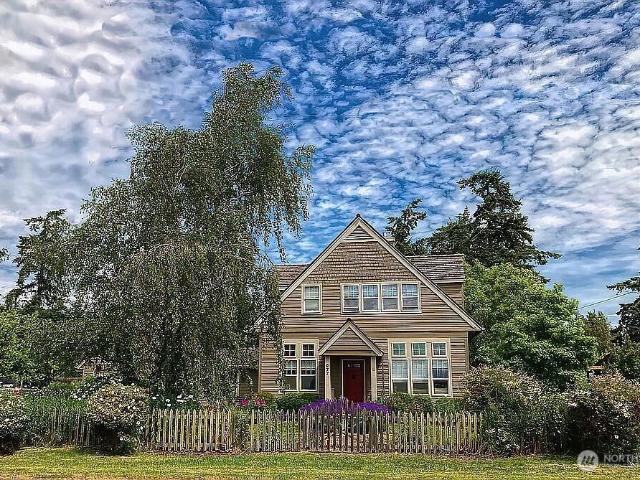 577 W Scenic Heights Rd, Oak Harbor, WA 98277 | MLS #2428