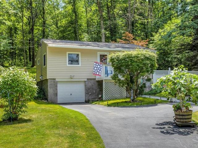 577 Wood Rd, Mahopac, NY 10541