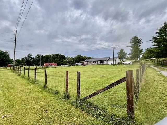 5784 U S # 421, McKee, KY 40447