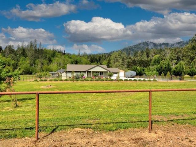 5786 Riverbanks Rd, Grants Pass, OR 97527