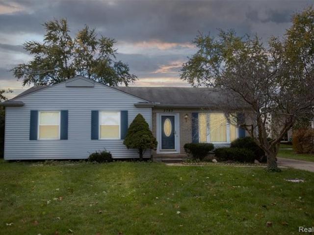 5783 Williamsburg Ct, Waterford Township, MI 48327