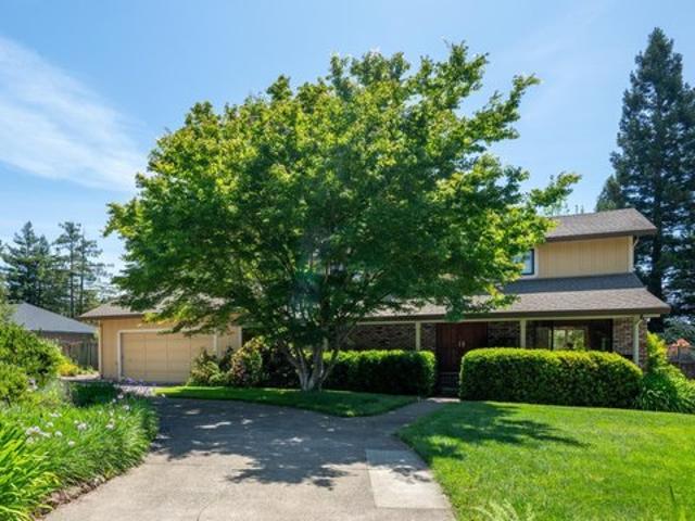 578 Caber Dr, Santa Rosa, CA 95409