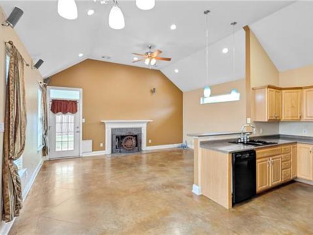 578 Ave G, Westwego, LA 70094 | MLS #2548 | Compass