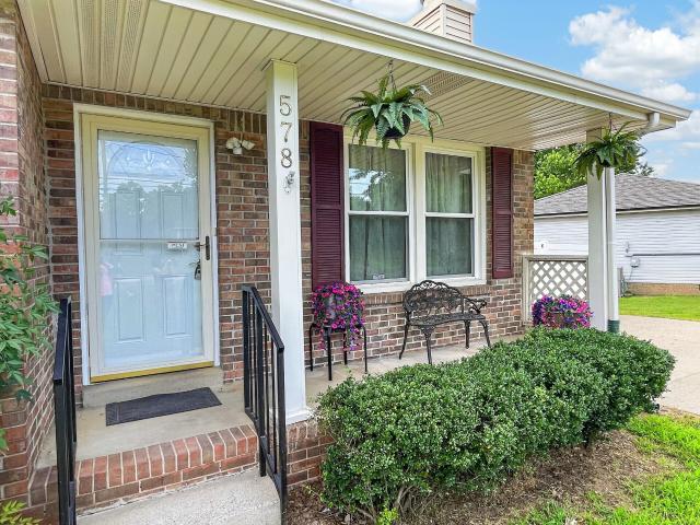 578 Donna Dr