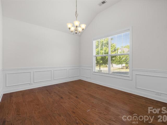 578 Daventry Court