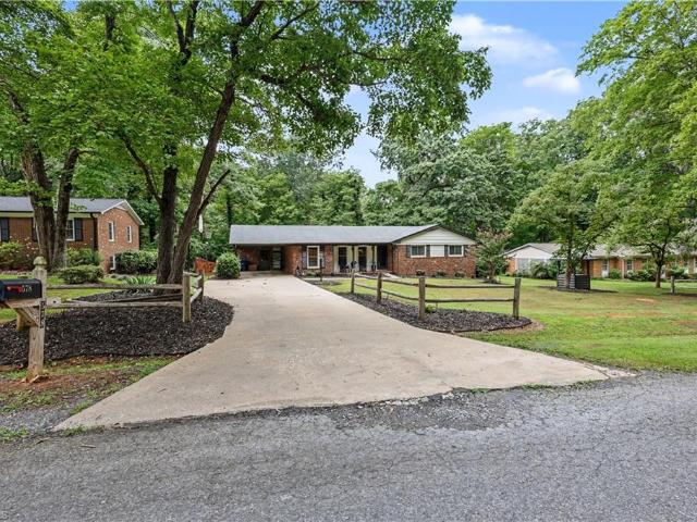 578 EastWood Drive